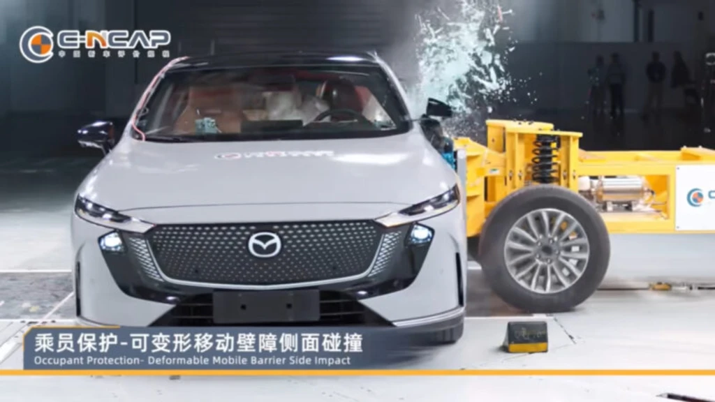 Mazda 6e logró la máxima calificación en las pruebas de la C-NCAP 2024