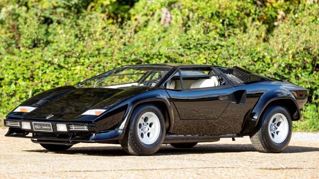 Este Lambo Countach a escala tiene motor y está a la venta